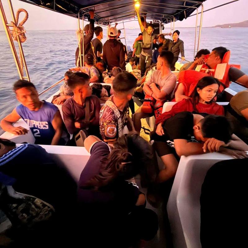 Ferry carrying more than 350 people sinks off the Philippines, killing ...