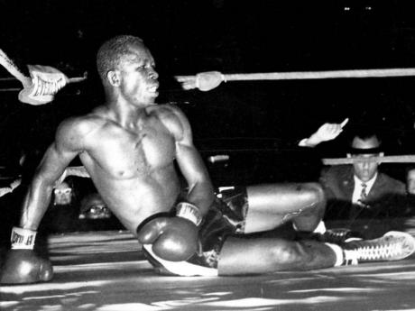 Hernandez's power too much for Hayles | Sports | Jamaica Gleaner